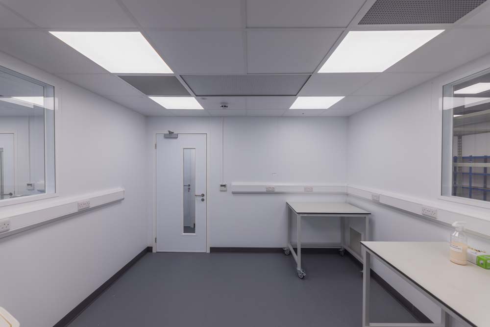Top Cleanroom Challenges in Semiconductor Manufacturing and How to ...